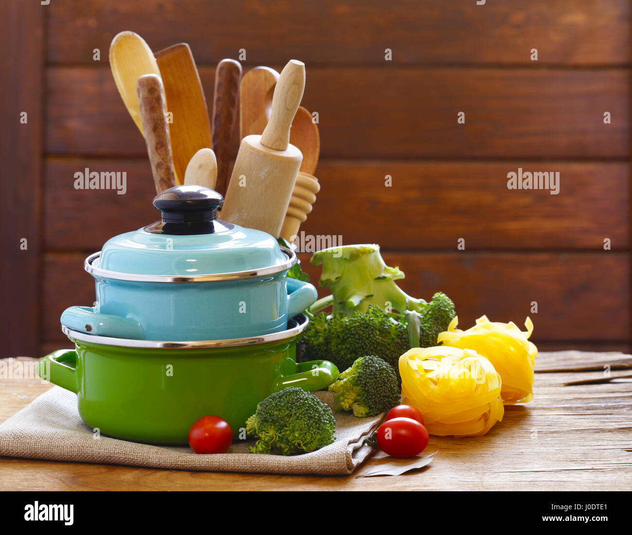 Kitchen tools pots cutlery hi-res stock photography and images - Alamy