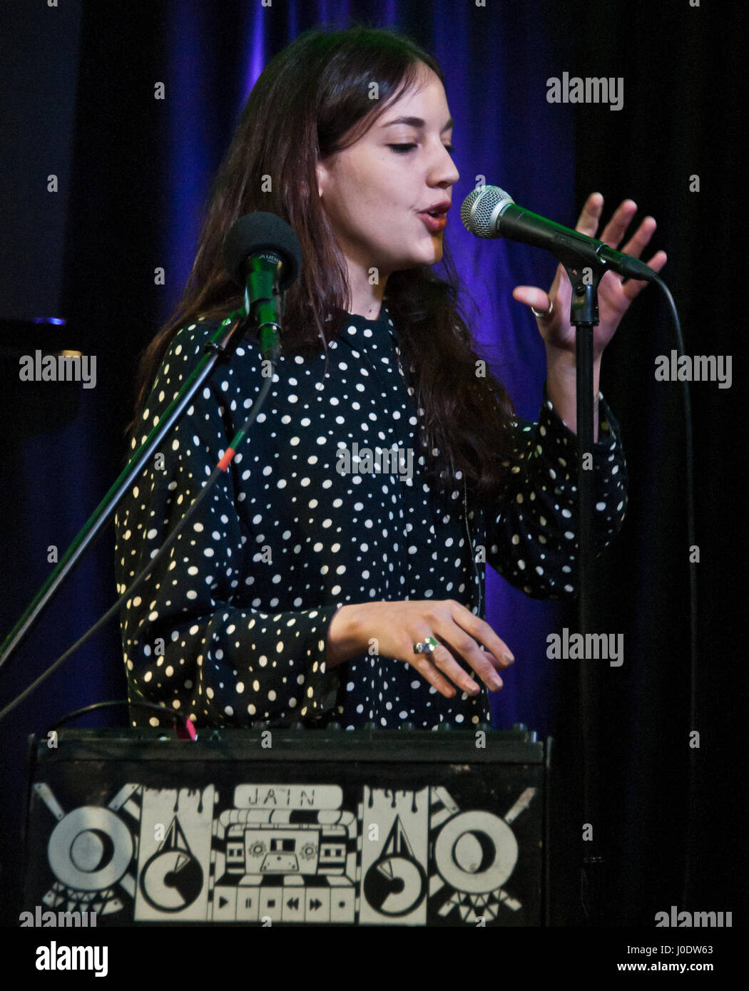 Female singer jain hi-res stock photography and images - Alamy