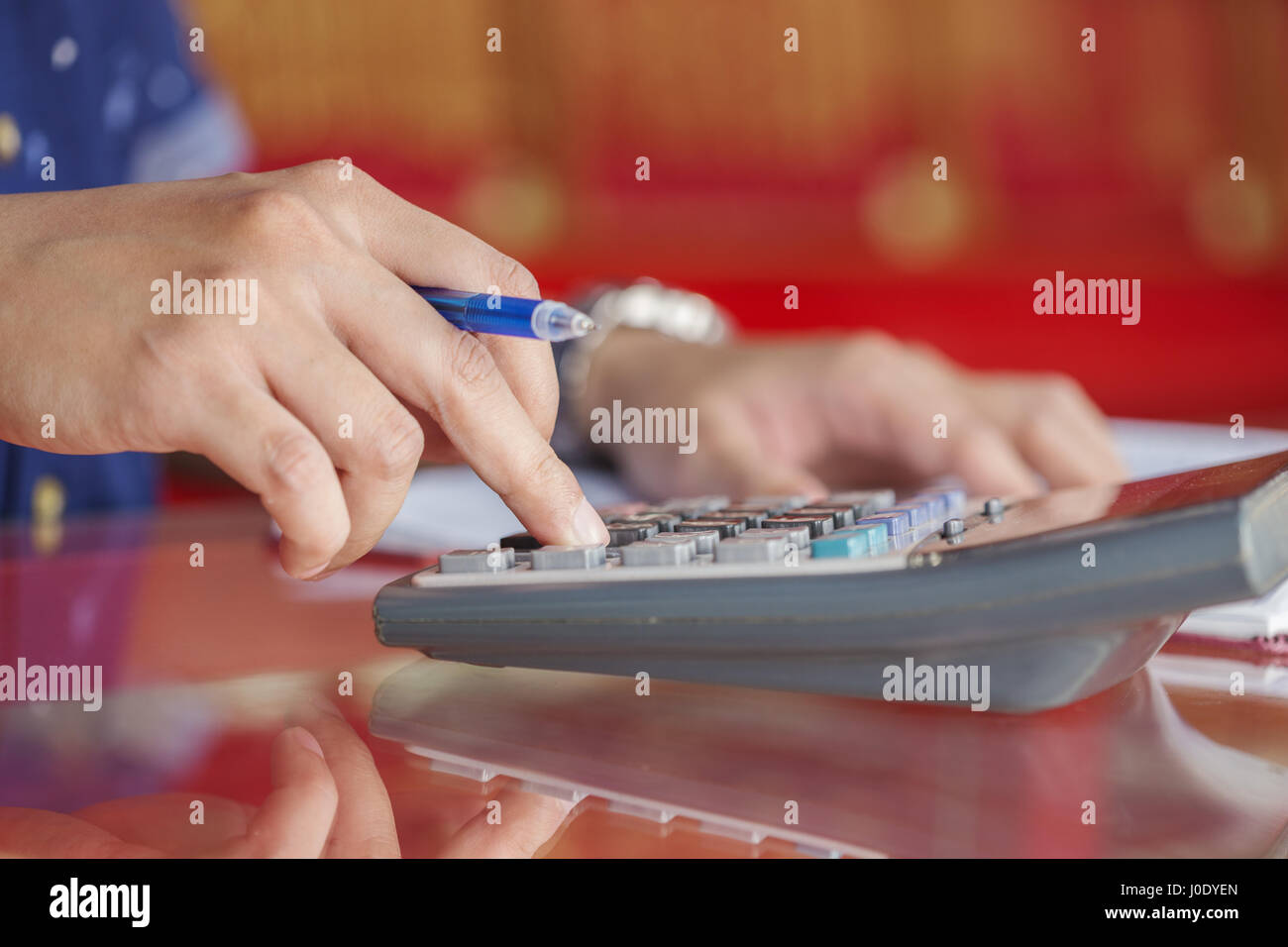 Money desk calculator hand hi-res stock photography and images - Alamy