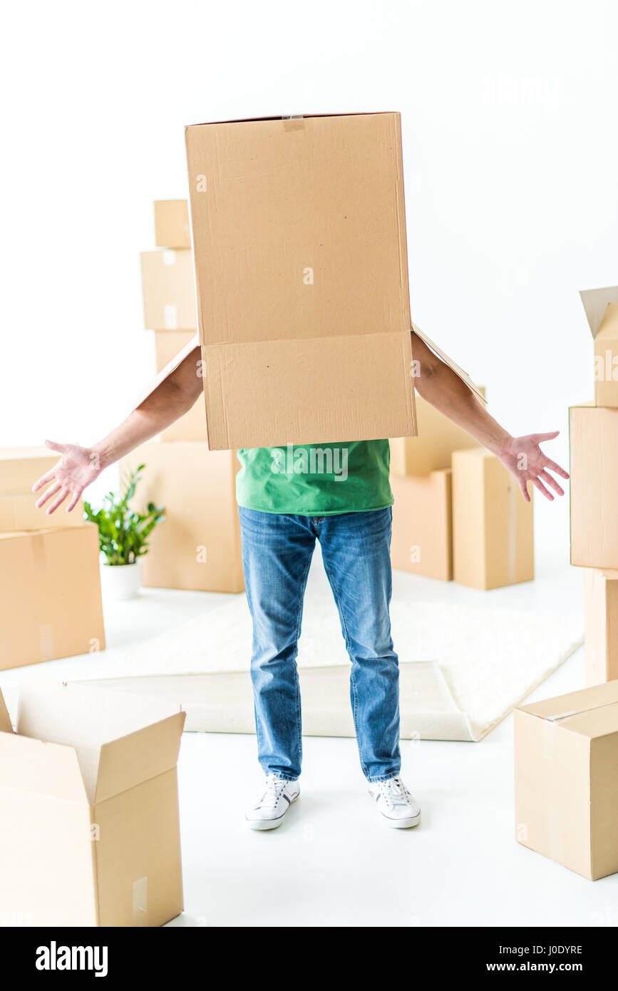 Man carrying box on head hi-res stock photography and images - Alamy