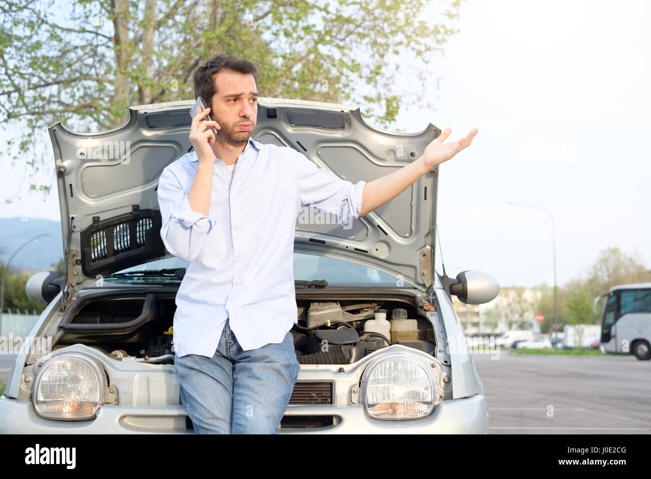 Call emergency breakdown hi-res stock photography and images - Alamy