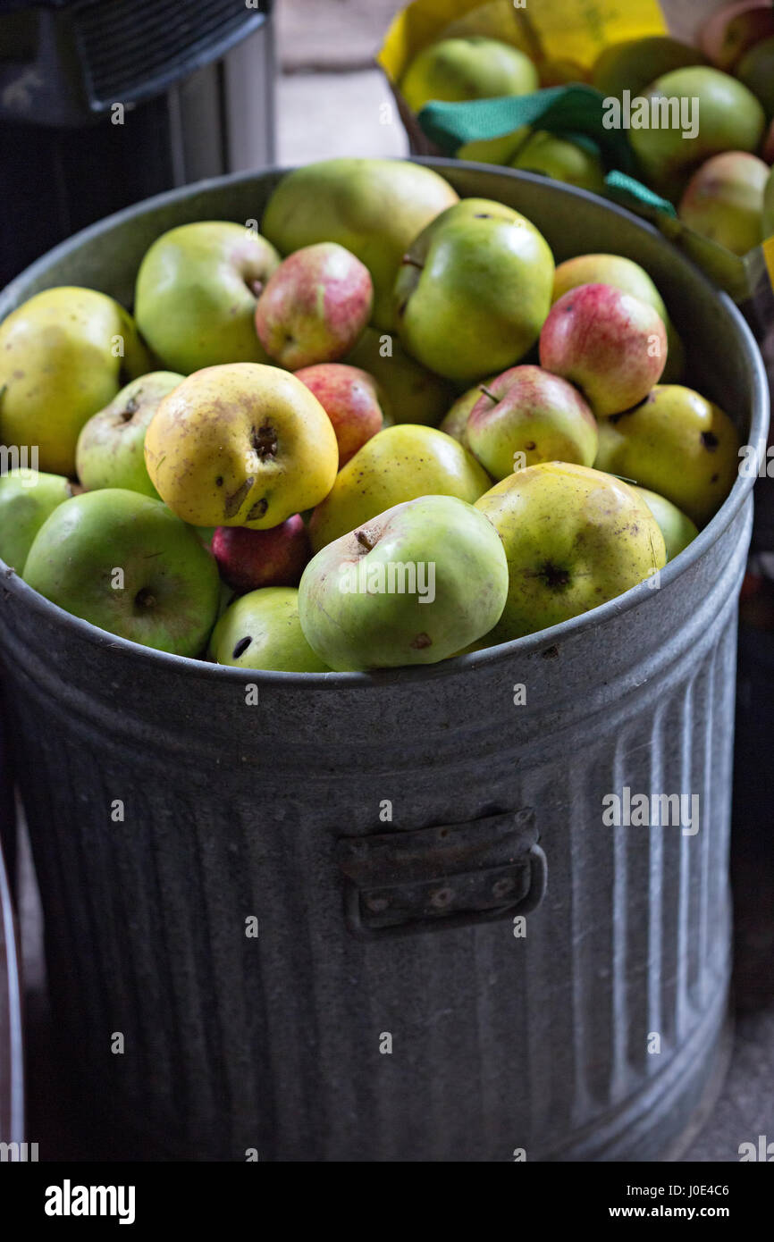 Cider factory uk hi-res stock photography and images - Alamy