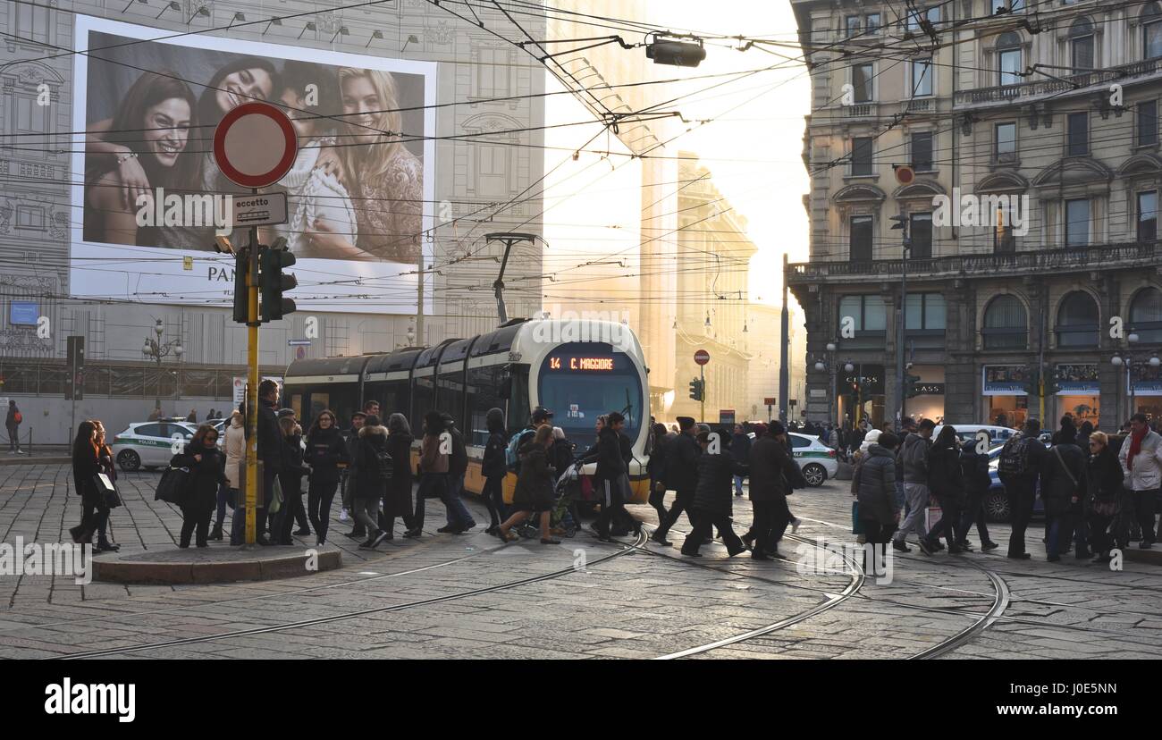 Street scene in milan italy hi-res stock photography and images - Alamy