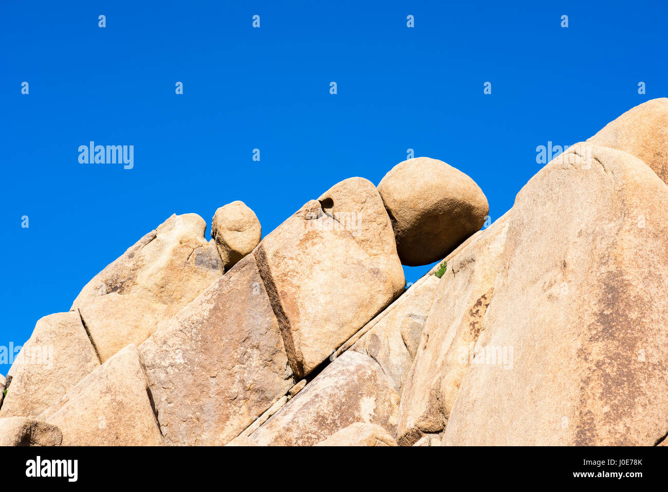 Rock formations at the along the Skull Rock Trail. Joshua Tree National ...
