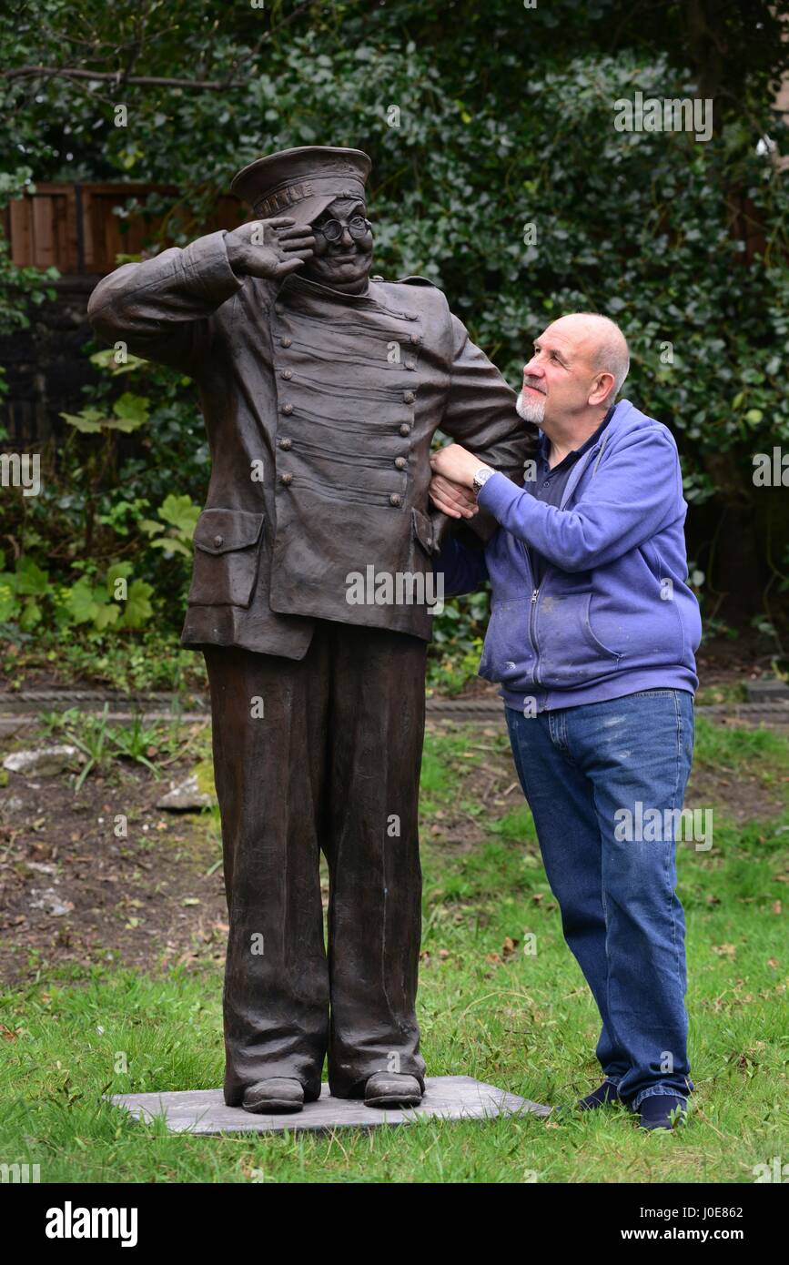 Barnsley based sculptor Graham Ibbeson with a sculpture he made of ...