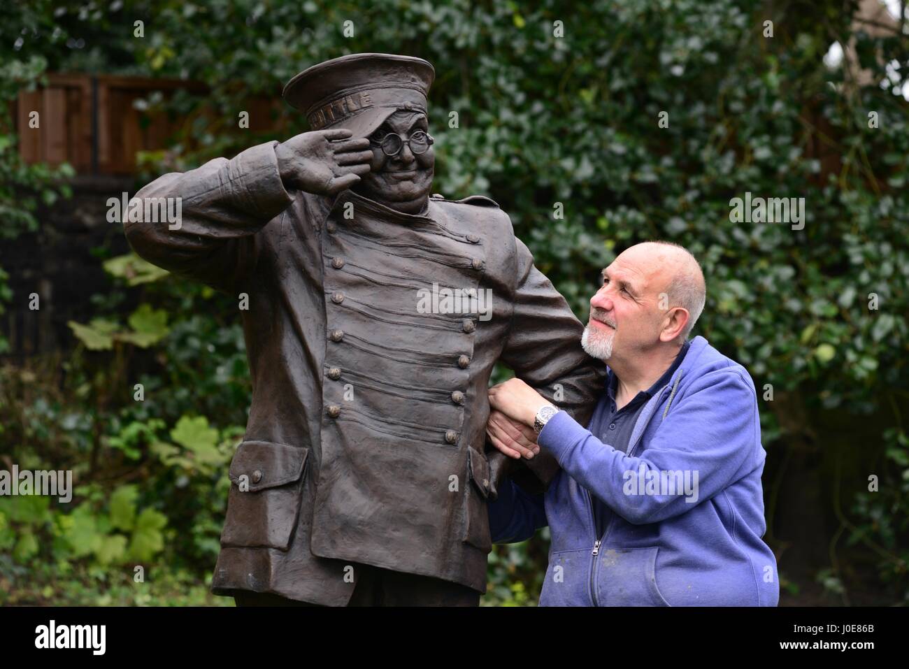 Barnsley based sculptor Graham Ibbeson with a sculpture he made of ...
