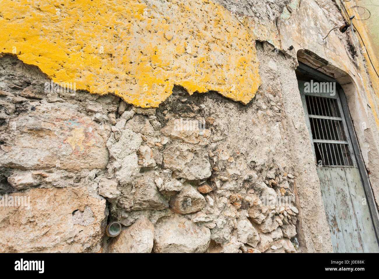 Crumbling stucco hi-res stock photography and images - Alamy