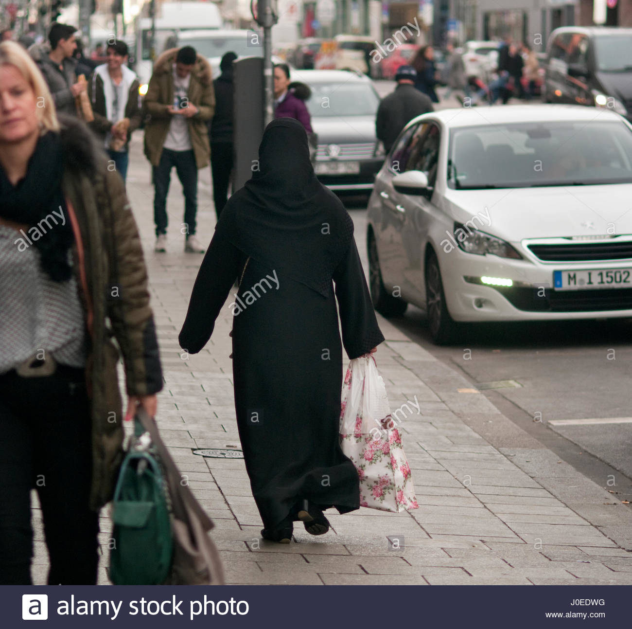 Muslim Burka Full Body Veil High Resolution Stock Photography and ...