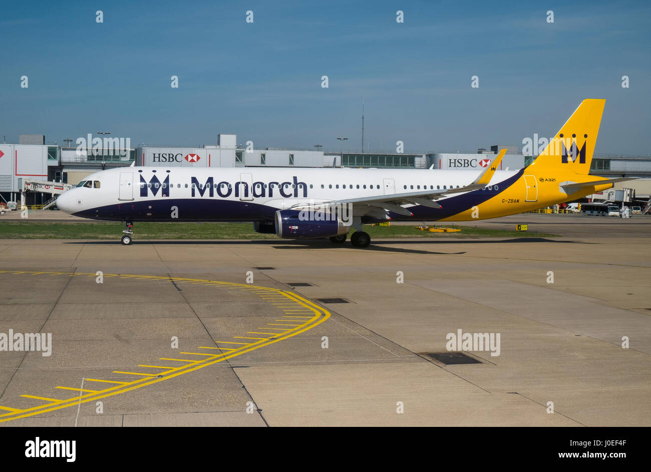 Airbus a321 passenger aircraft hi-res stock photography and images - Alamy