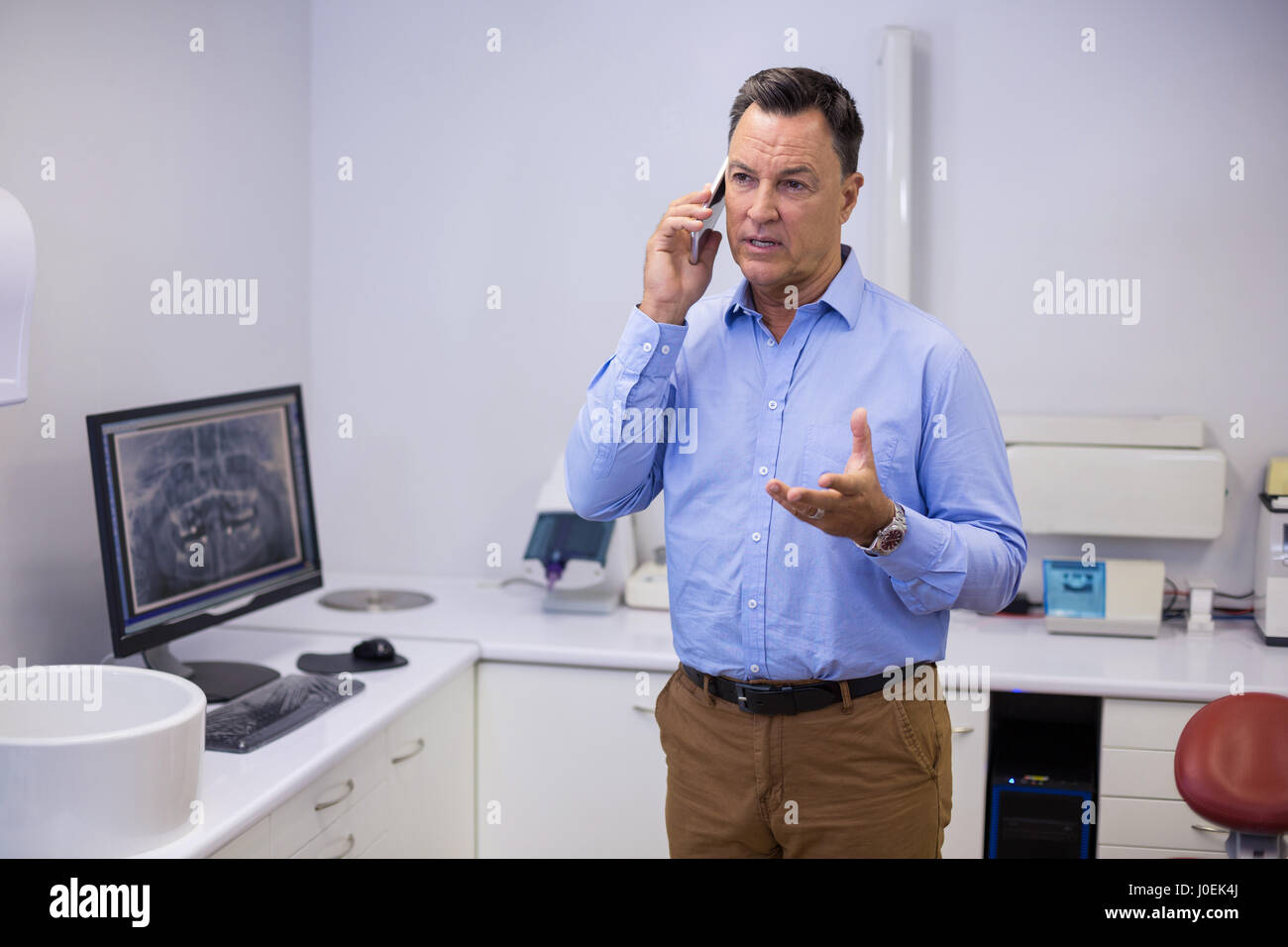 Mobile dentist hi-res stock photography and images - Alamy