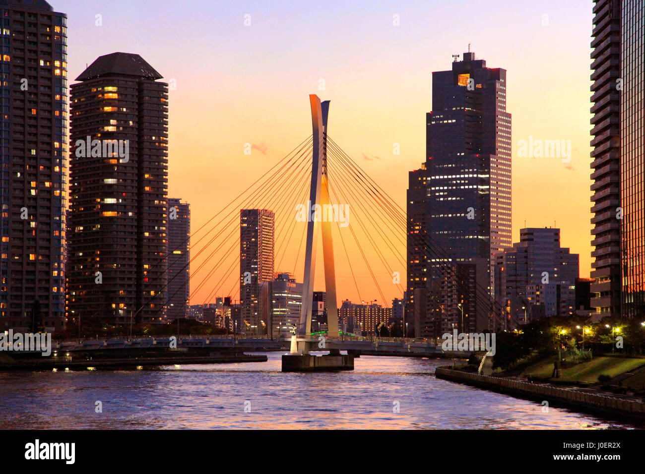 Tokyo river cruising city hi-res stock photography and images - Alamy