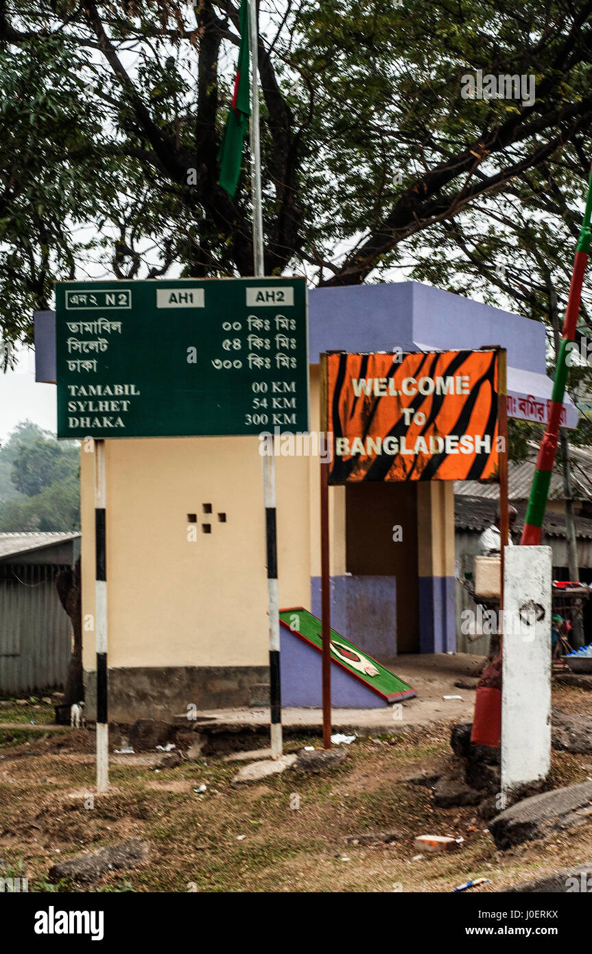 India bangladesh border hi-res stock photography and images - Alamy