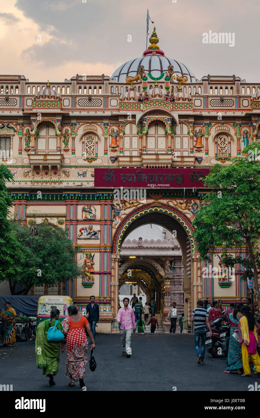 Kalupur swaminarayan temple hi-res stock photography and images - Alamy