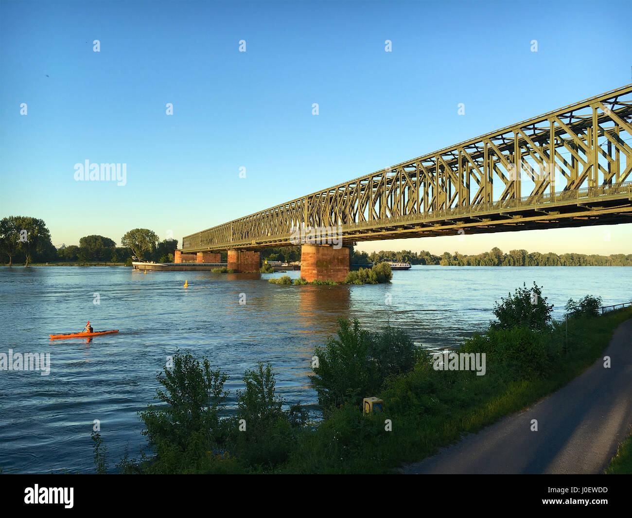 Railroad bridge across river Rhine, Mainz Stock Photo - Alamy