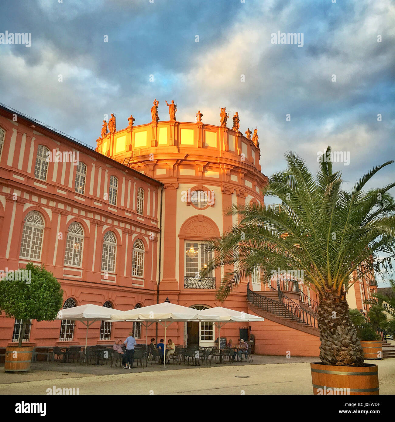Castle wiesbaden biebrich hi-res stock photography and images - Alamy