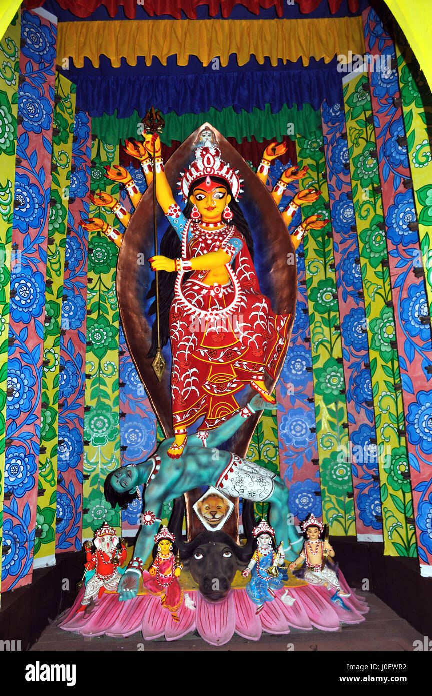 Goddess durga killing mahishasura hi-res stock photography and images ...