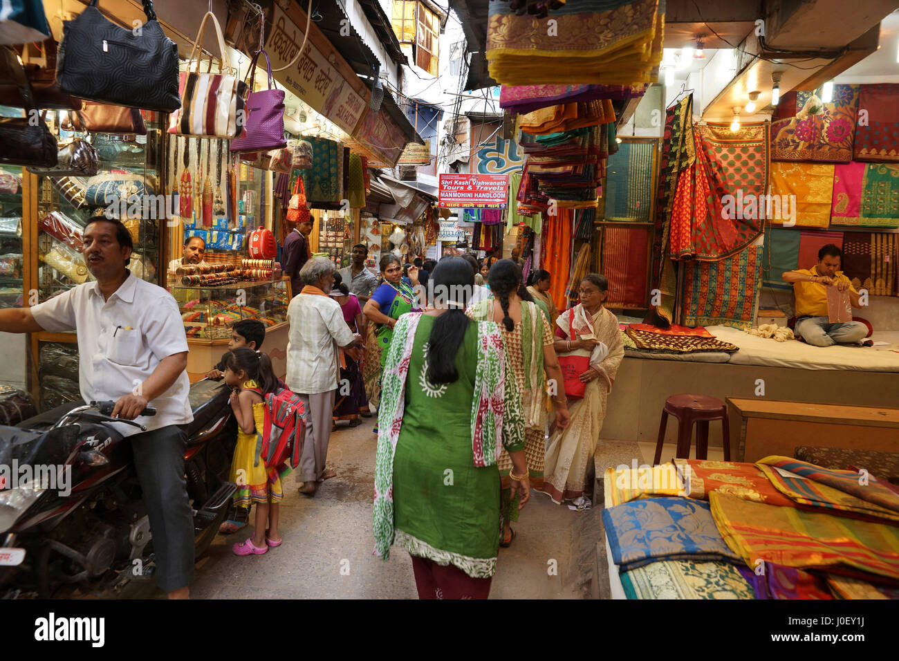 Varanasi lanes hi-res stock photography and images - Alamy