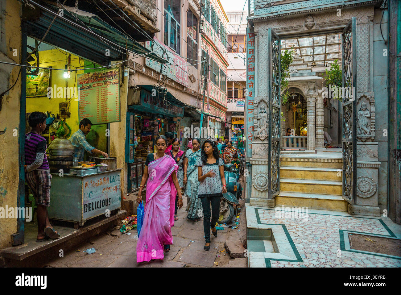 Banaras lane hi-res stock photography and images - Alamy