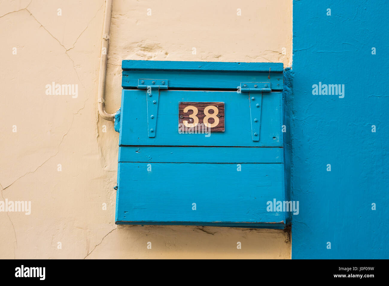 Retrieve package hi-res stock photography and images - Alamy