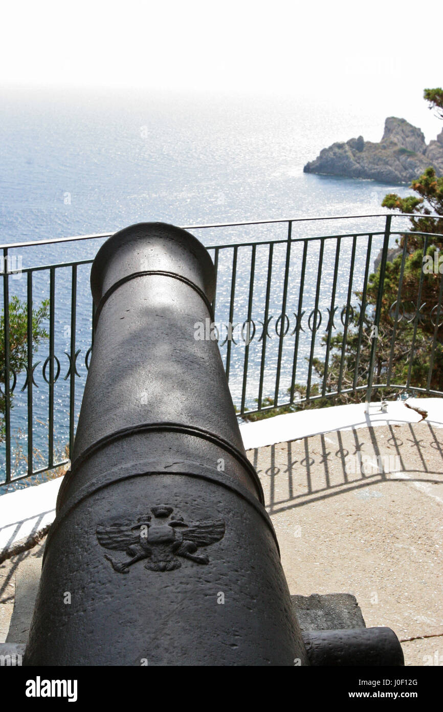 Corfu castle cannon hi-res stock photography and images - Alamy