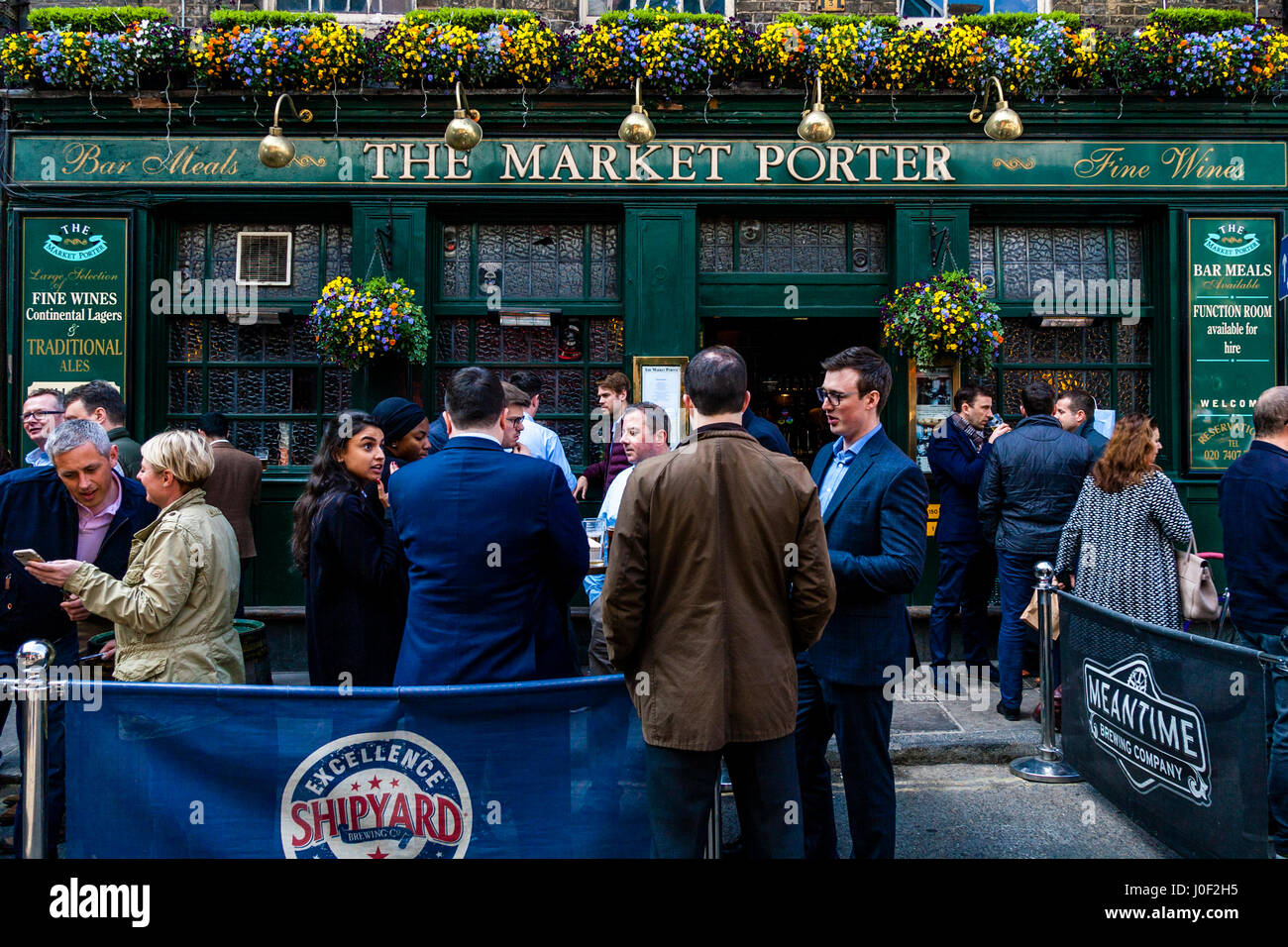 Market porter borough market hi-res stock photography and images - Alamy