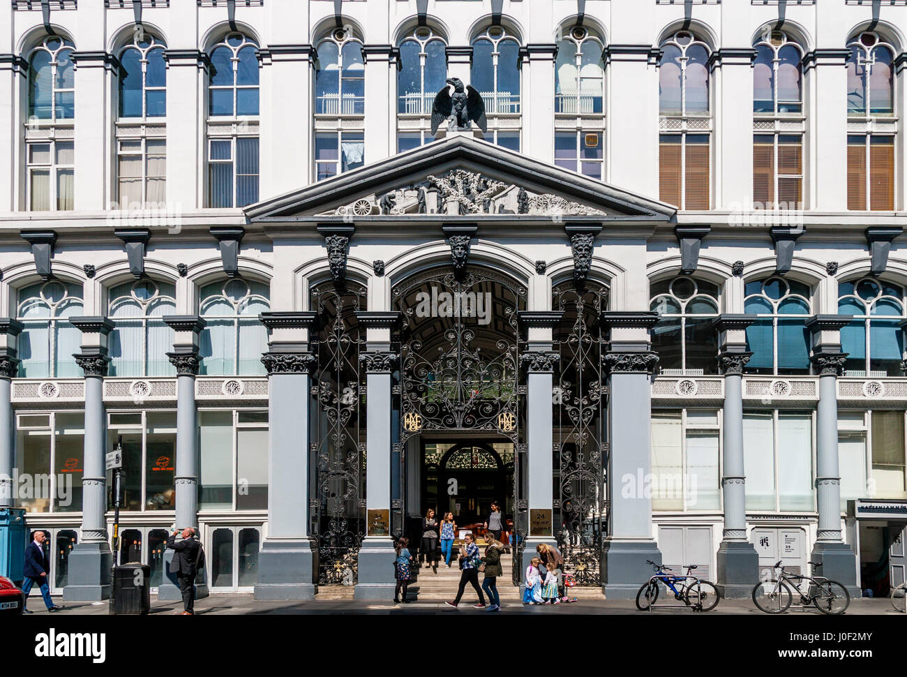 Grade 2 listed building london hi-res stock photography and images - Alamy