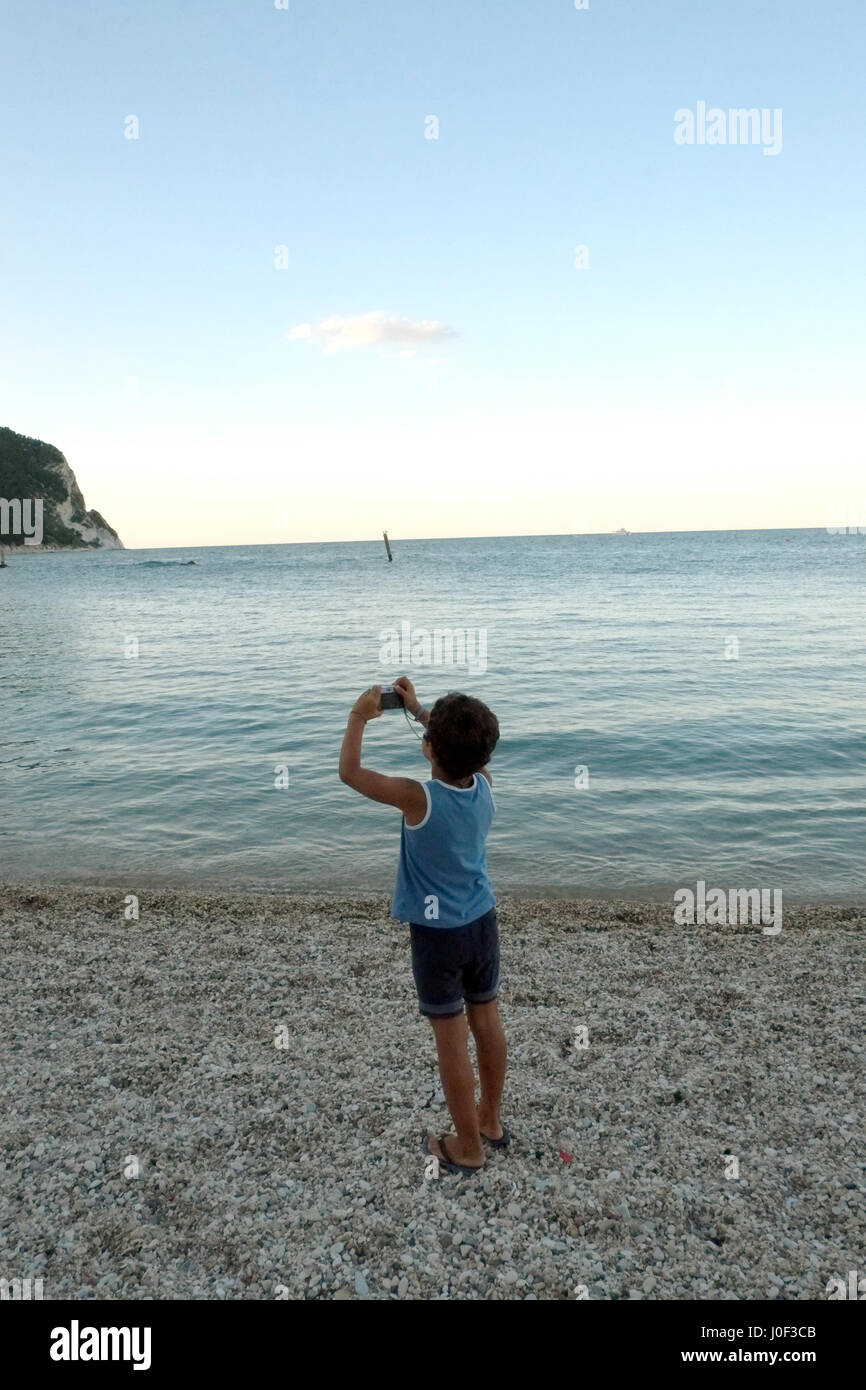 Silhouette camera boy hi-res stock photography and images - Alamy