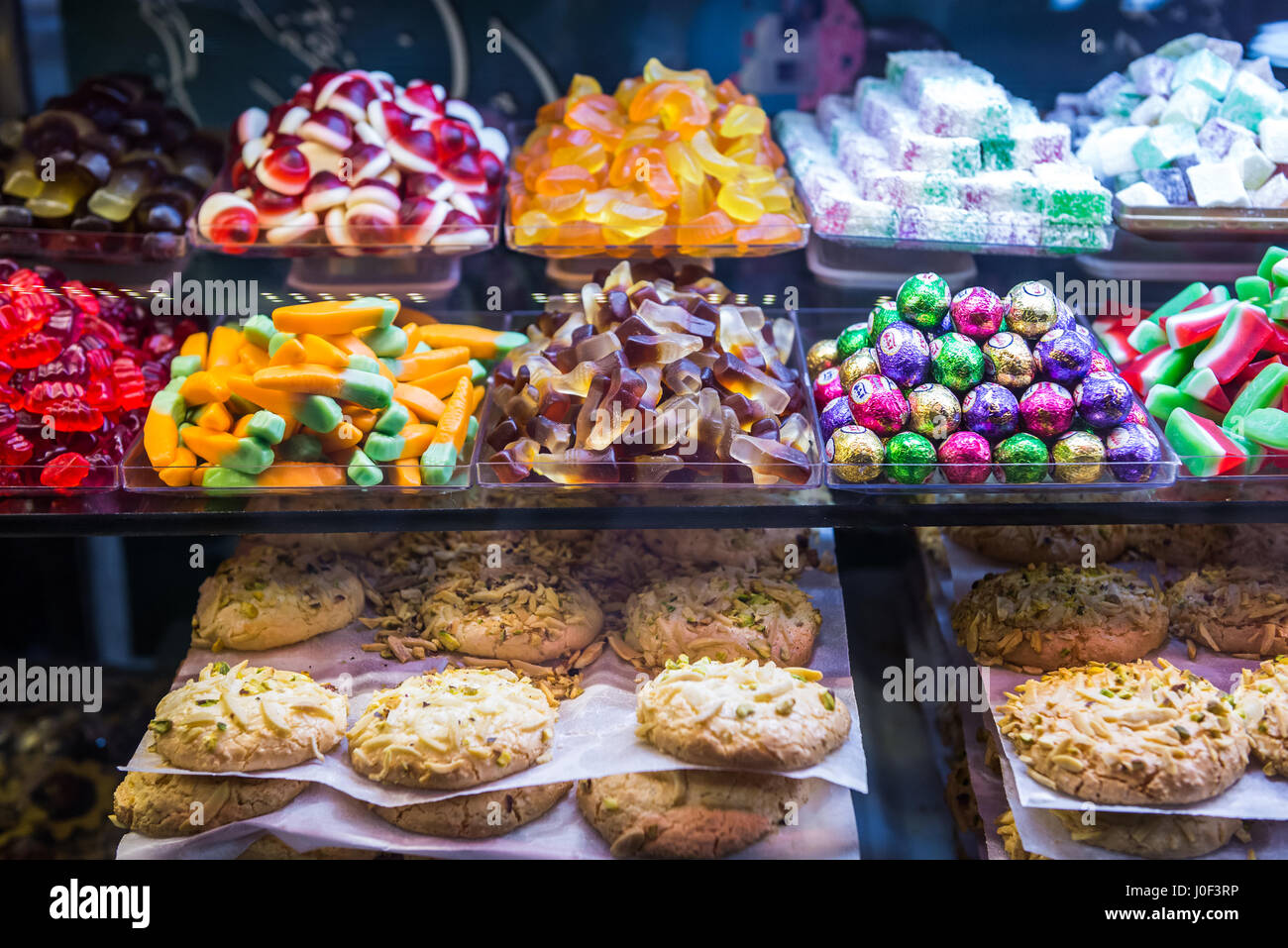 Iranian sweets hi-res stock photography and images - Alamy