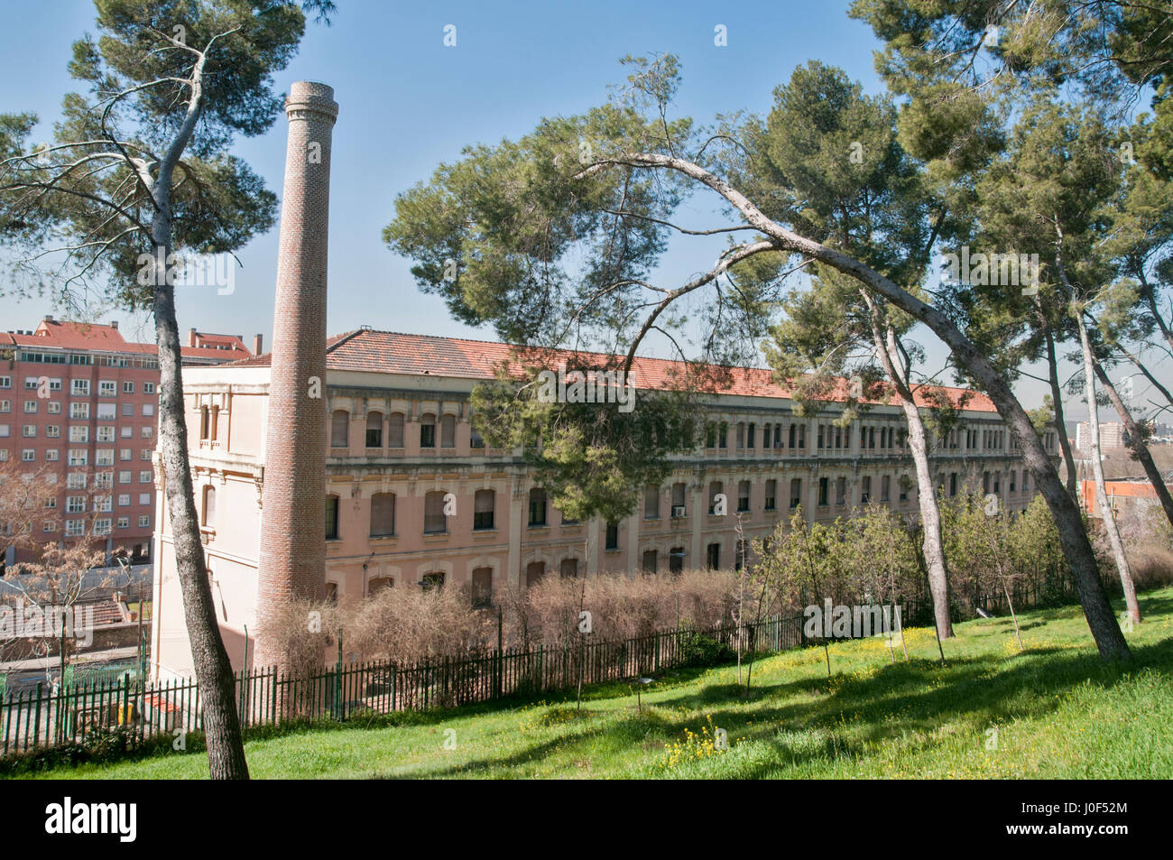 Red brick factory hi-res stock photography and images - Alamy