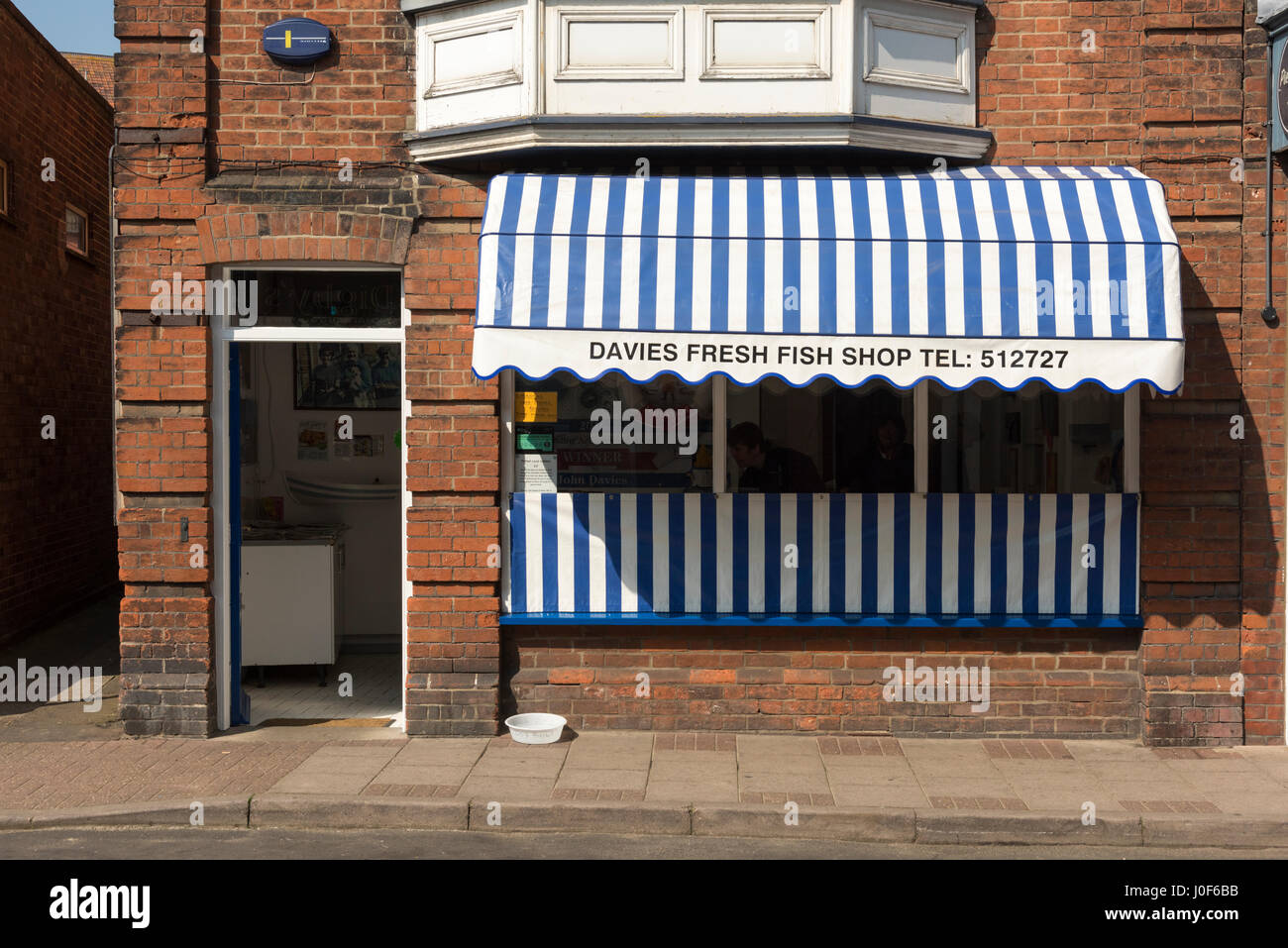 Wet Fish Shop High Resolution Stock Photography and Images - Alamy