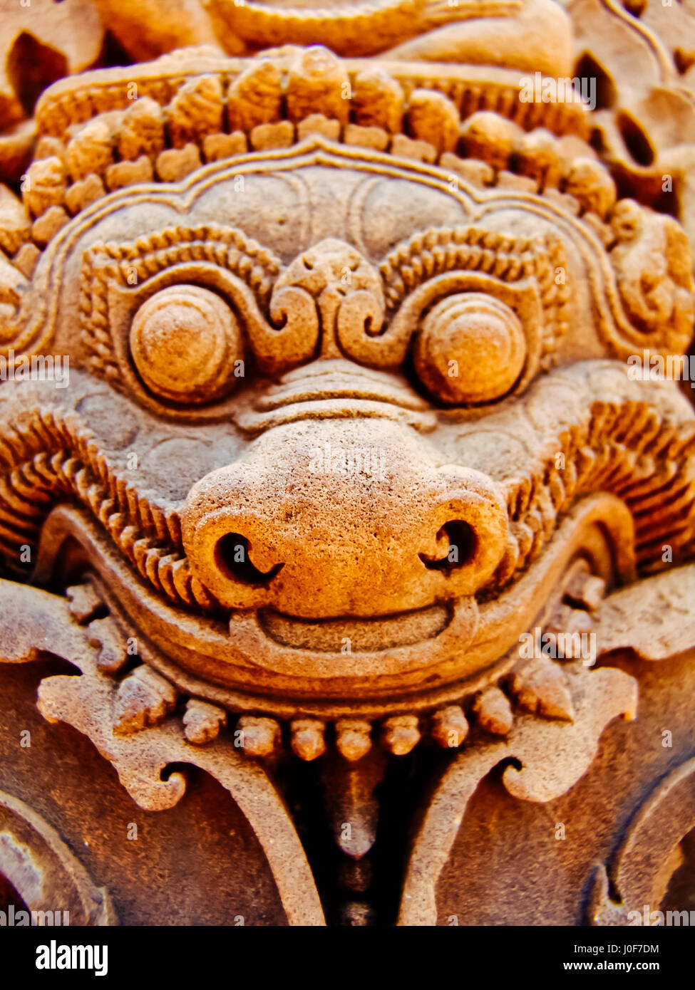 Angkor Wat - Beautiful carvings, bas reliefs of Banteay Srei Temple ...