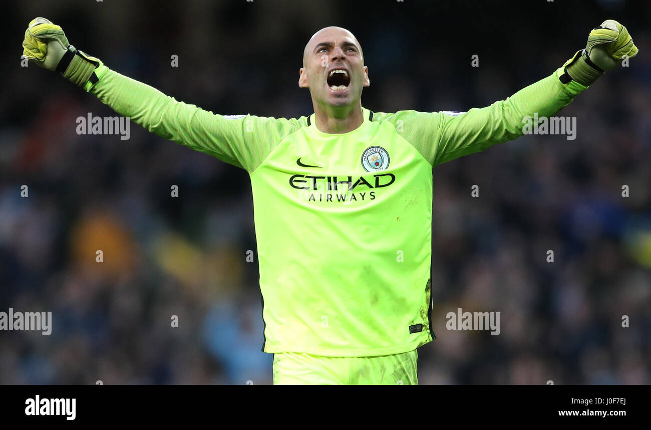 Manchester City goalkeeper Willy Caballero celebrates Stock Photo - Alamy