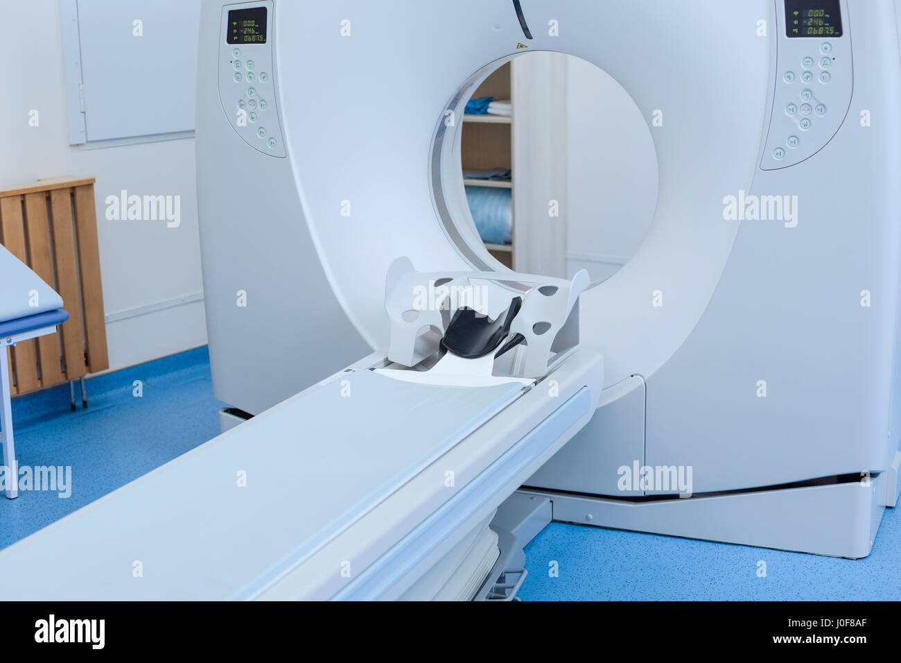 Ct scan machine hi-res stock photography and images - Alamy