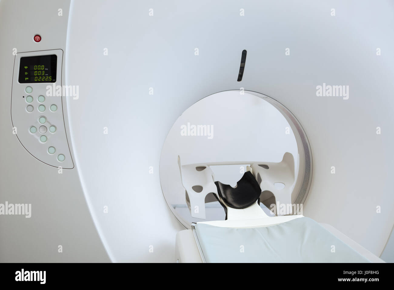 Modern mri scanner machine hi-res stock photography and images - Alamy