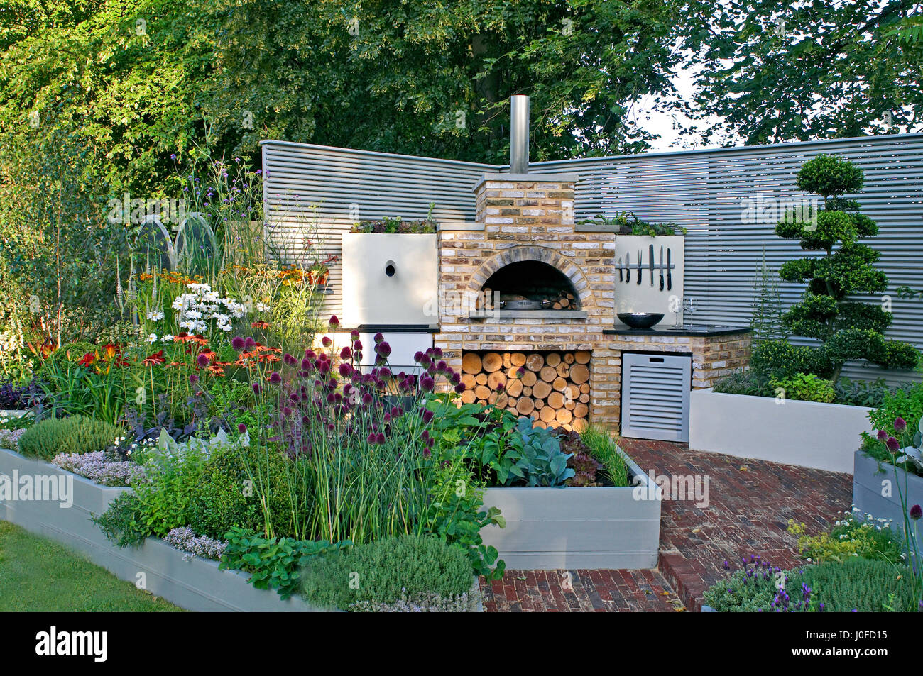A Chef's Kitchen garden designed to inspire healthy eating Stock Photo ...