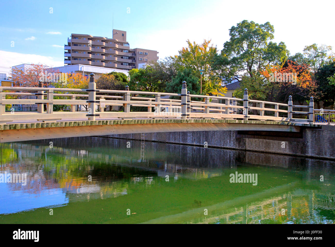 Japanese style foot bridge hi-res stock photography and images - Alamy