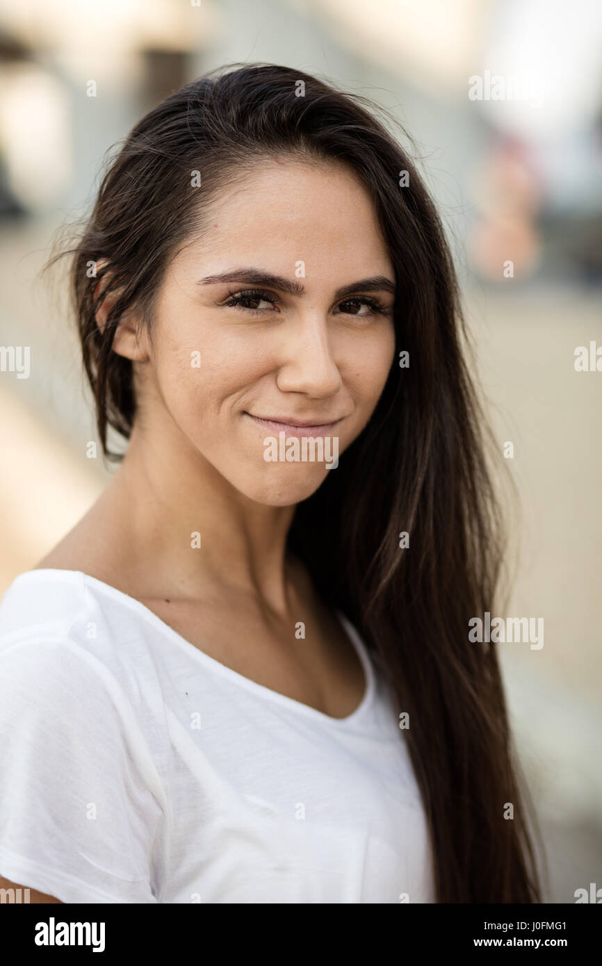 Average girl happy face smiling hi-res stock photography and images - Alamy