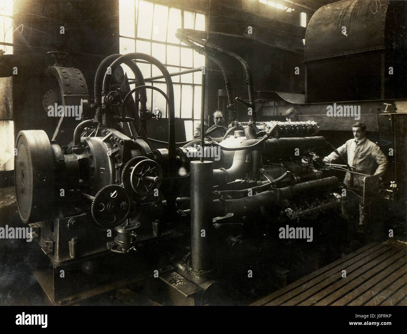Cub, the world's first 1000hp aircraft engine, undergoing water brake ...