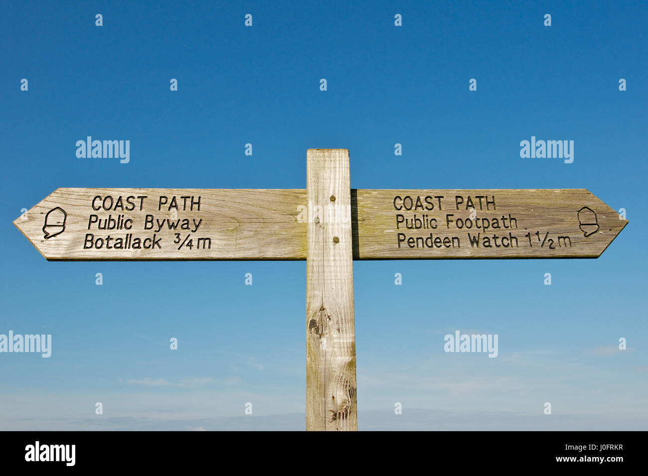 The coast path signpost in Cornwall, England Stock Photo - Alamy
