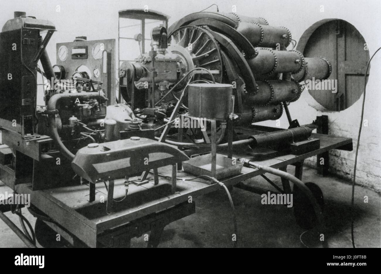 Jet engine test hi-res stock photography and images - Alamy