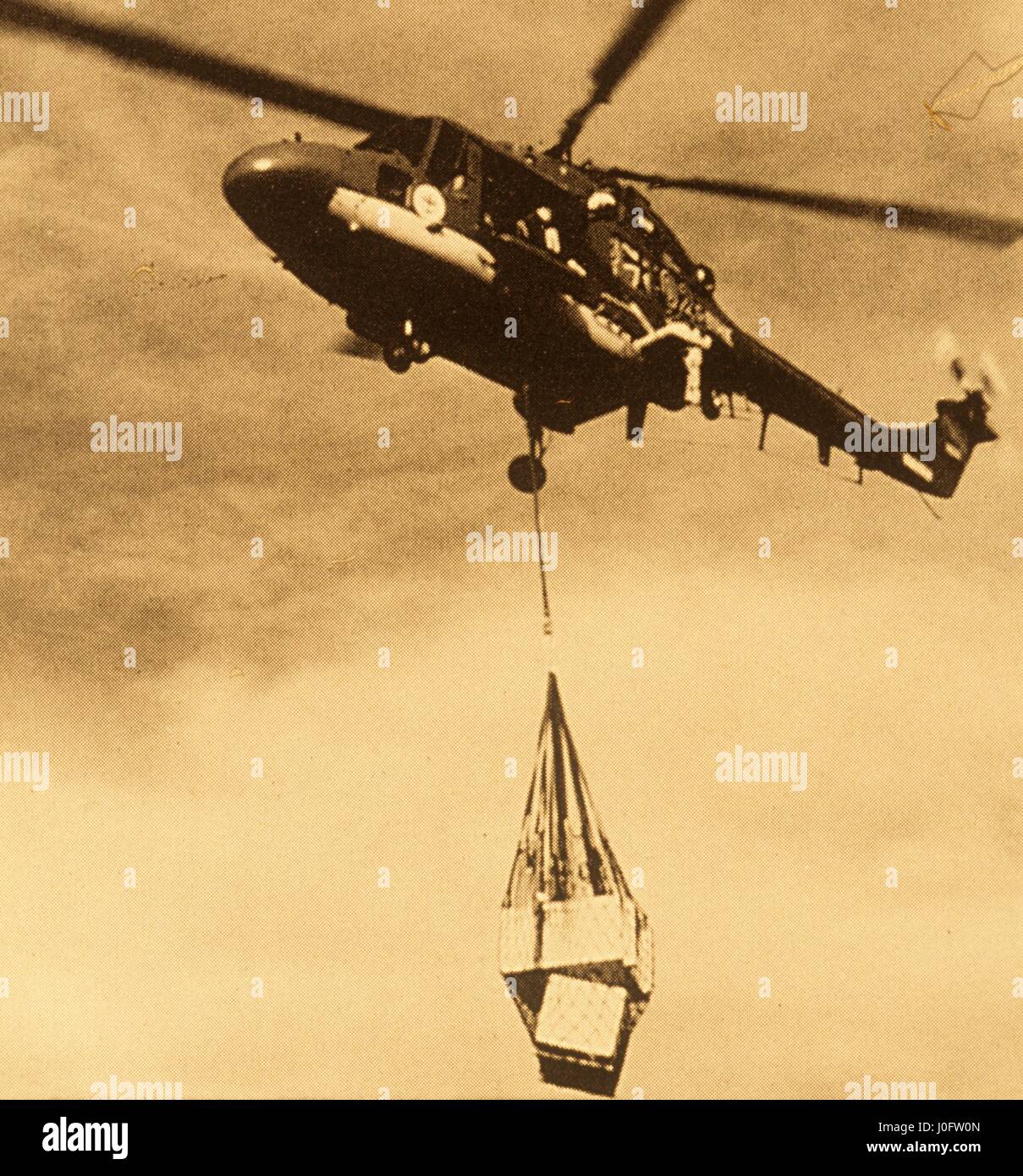 Load lifting helicopters hi-res stock photography and images - Alamy