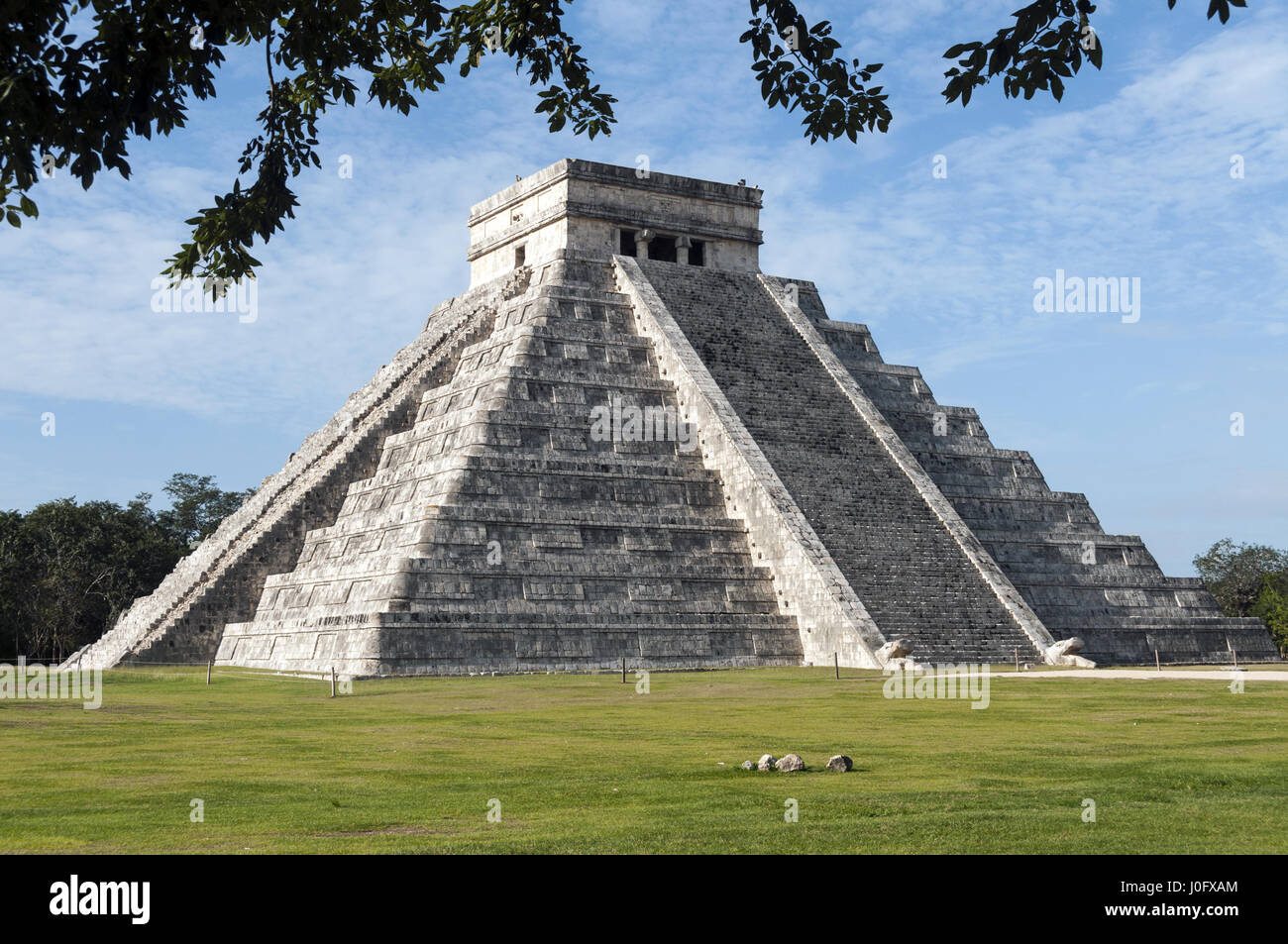 Mexico, Yucatan, Chichen Itza Mayan site, El Castillo Stock Photo - Alamy