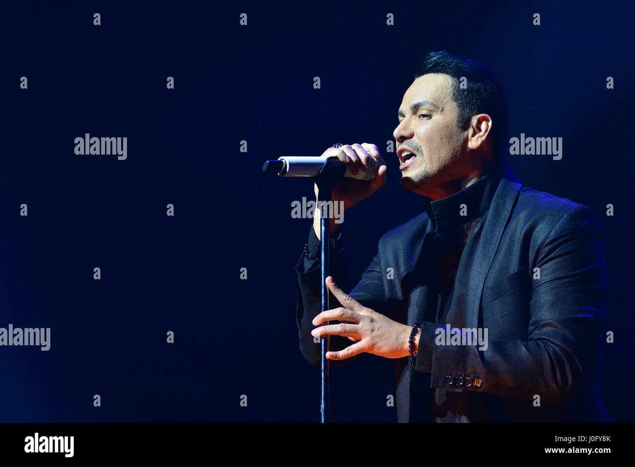 Victor Manuelle performing onstage during a Viva La Salsa concert at ...