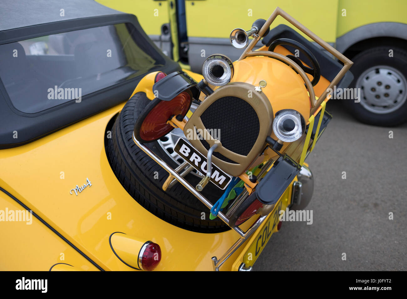Bibury Yellow Car Convoy in support of Peter Maddox Stock Photo - Alamy