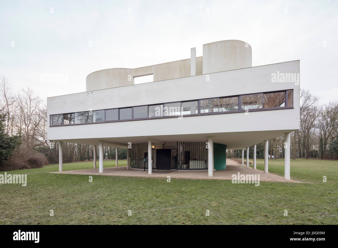 Villa Savoye at Poissy, France, modernist architectural icon of Le ...