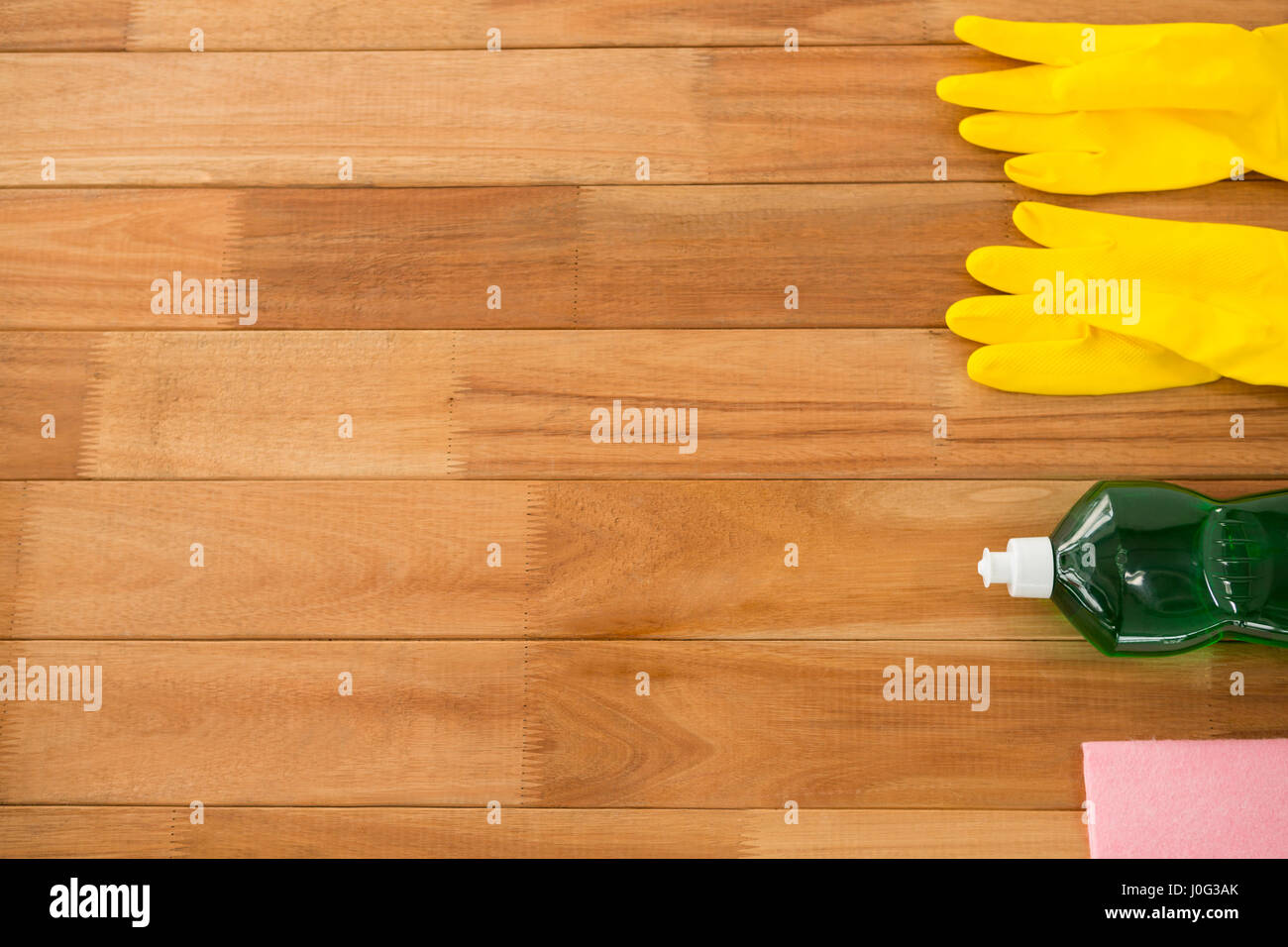 Wipe table hi-res stock photography and images - Alamy