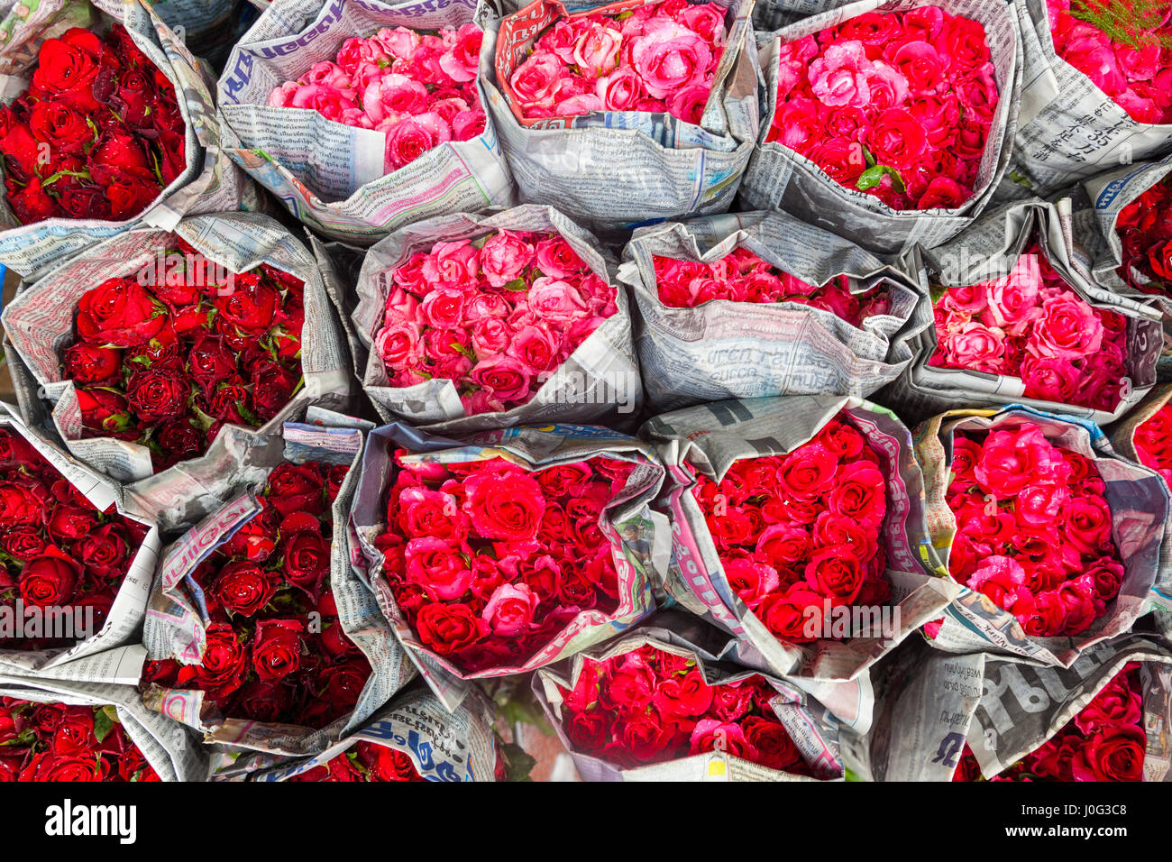 Roses for sale hi-res stock photography and images - Alamy