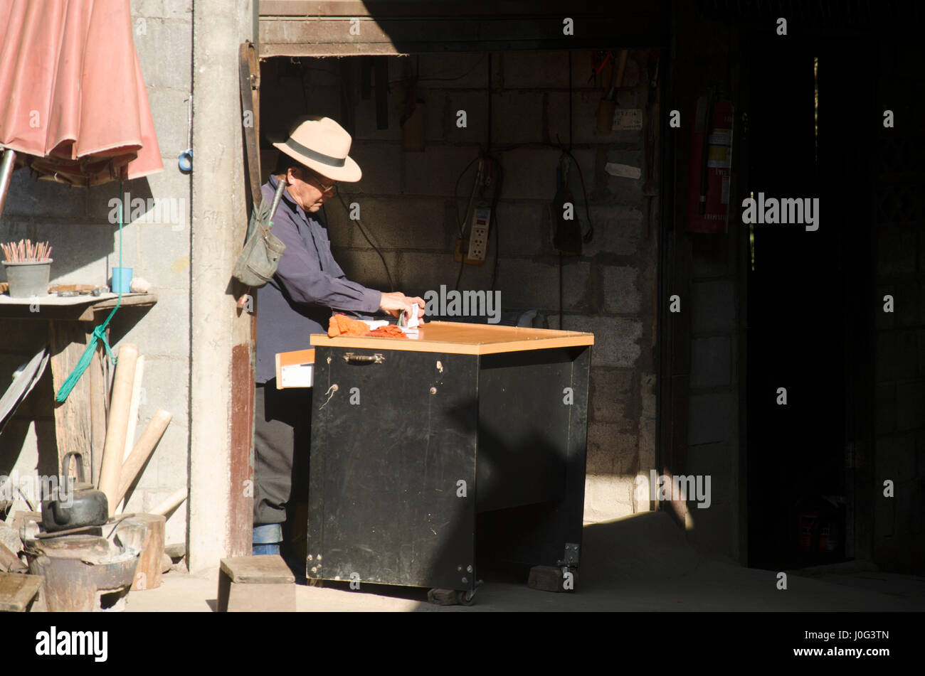 Hmong old man hi-res stock photography and images - Alamy