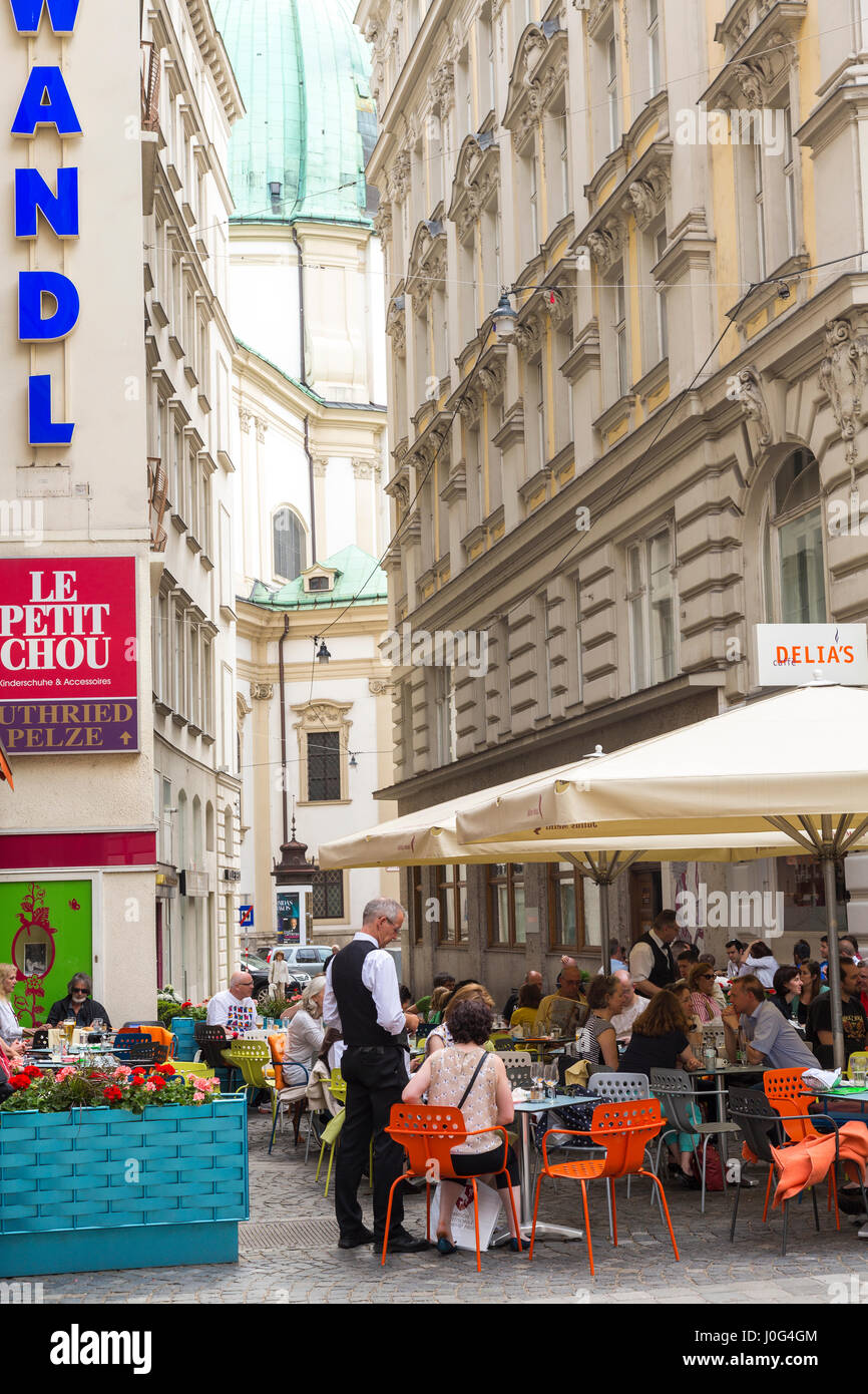 Cafe vienna hi-res stock photography and images - Alamy
