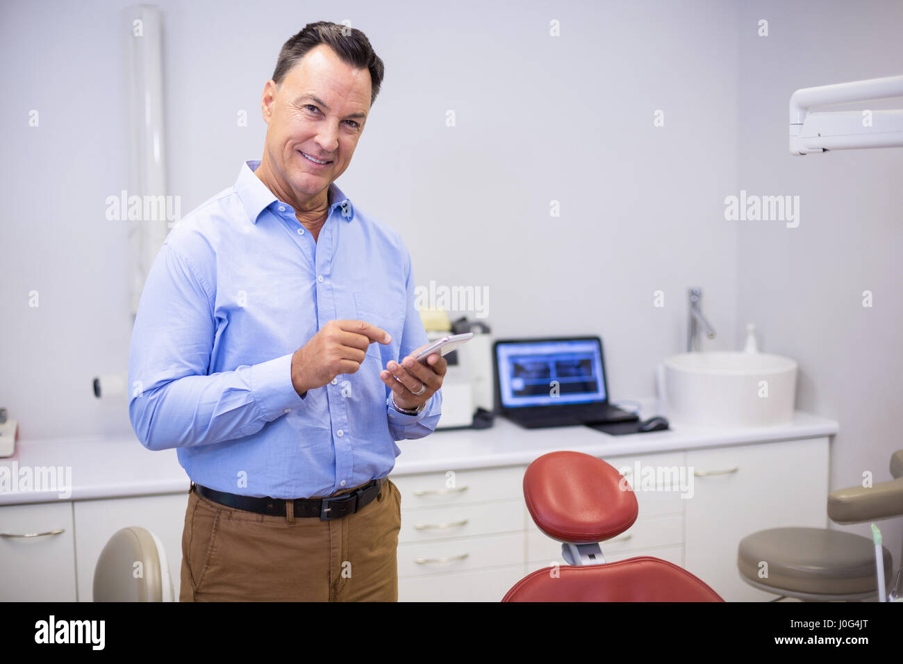 Mobile dentist hi-res stock photography and images - Alamy
